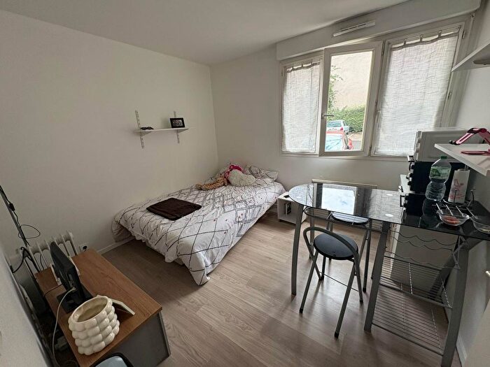 Appartement à louer - Clermont-Ferrand, Delille, Cathédrale, La Gare - 1 pièce