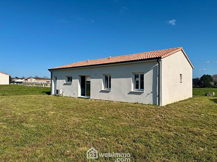 Maison à vendre - Bignoux - 4 pièces - 3 chambres