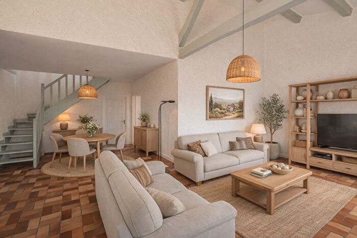 Maison 5 pièces à Saint-Jean, à vendre