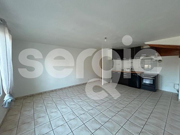 Appartement à louer - Amiens, Saint-Honoré, Jeanne dArc - 3 pièces - 2 chambres