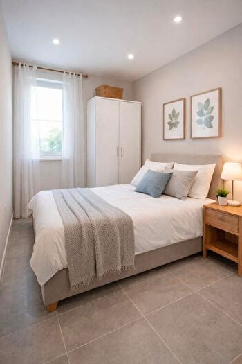 Appartement à vendre - Paris e , Flandre, Aubervilliers - 2 pièces - 1 chambre