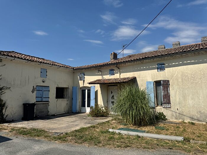 Maison 6 pièces à Chenac-Saint-Seurin-d'Uzet, à vendre