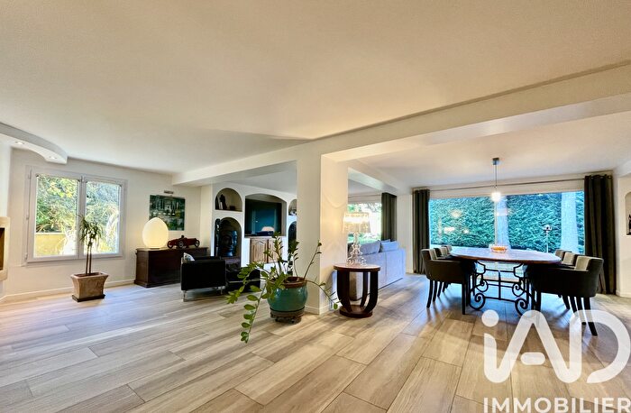 Maison 9 pièces à vendre à La Tour-de-Salvagny