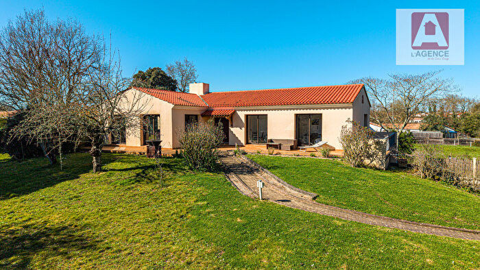 Maison à vendre - LAiguillon-sur-Vie - 7 pièces - 4 chambres