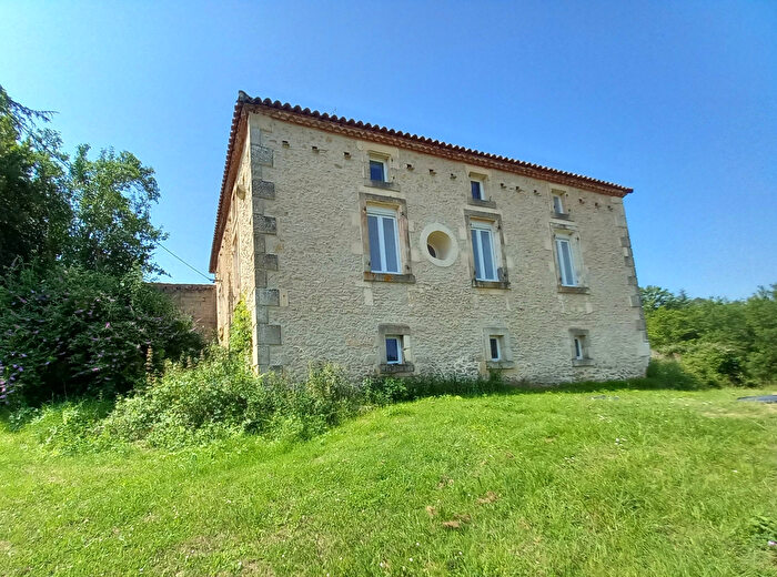 Maison à vendre - Montayral - 7 pièces - 5 chambres