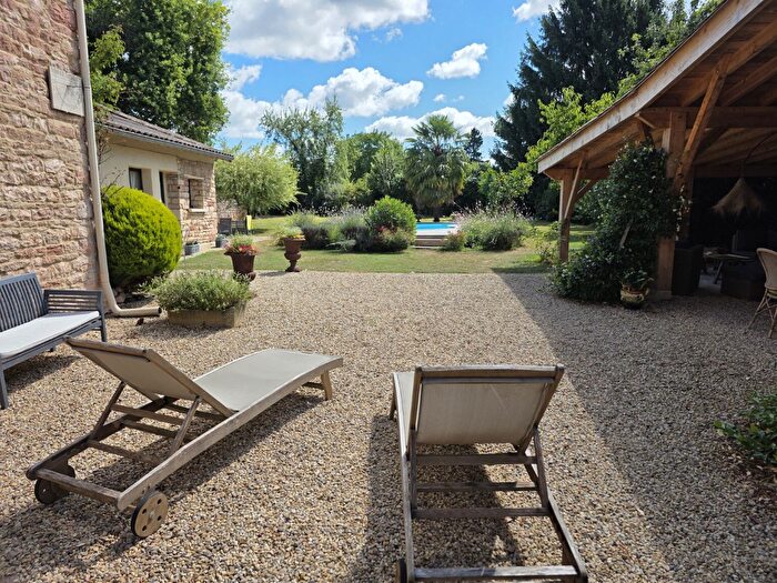 Maison à vendre - Tournus - 9 pièces - 4 chambres