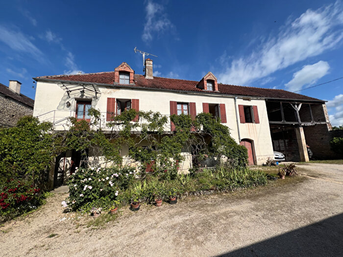 Maison à vendre - Montbard - 6 pièces - 2 chambres