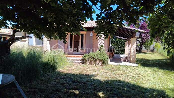 Saint-Étienne-les-Orgues : Maison 5 pièces à vendre