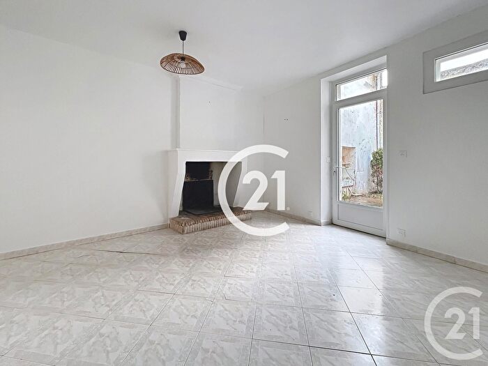 Maison à louer - Cognac, Centre-ville, Gare - 3 pièces - 2 chambres