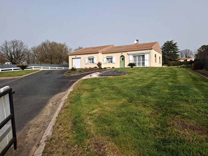 Maison à vendre - La Ferrière - 5 pièces - 3 chambres