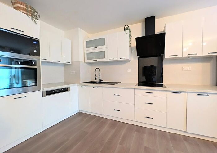 Appartement à vendre - Trappes, Jean Macé - 4 pièces - 3 chambres