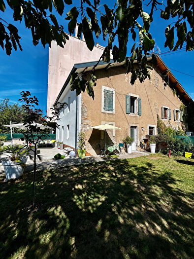 Maison à vendre - Ville-la-Grand - 5 pièces - 4 chambres