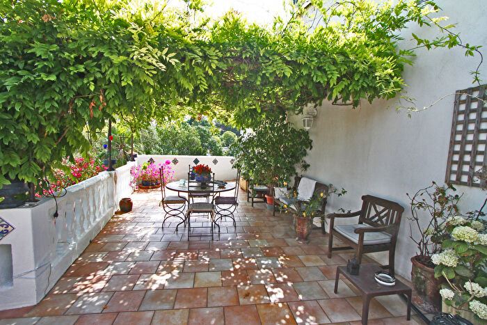 Maisons à vendre et appartements à louer - 1