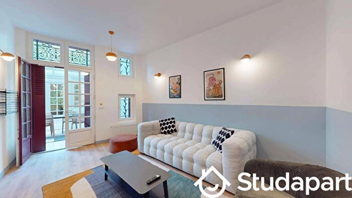 Appartement à louer - République-Gare-Porte de Paris, Saint-Denis - 1 pièce - 2 chambres