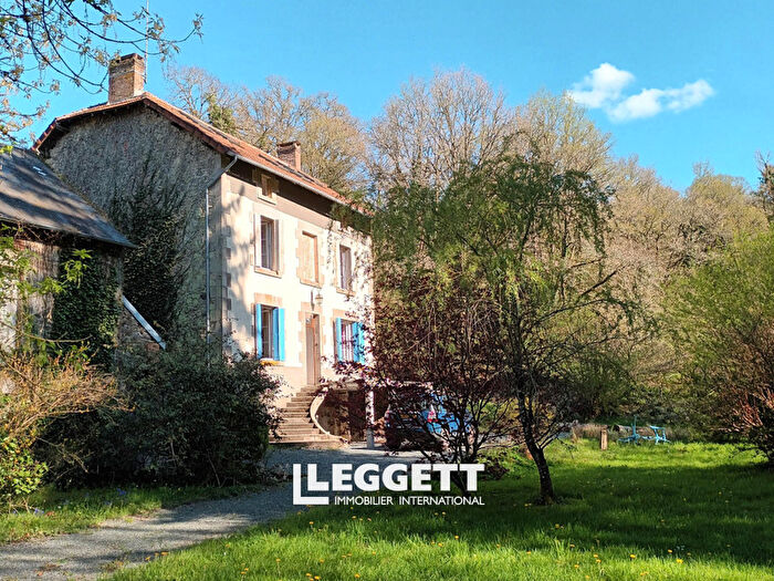 Maison à vendre - Janaillat - 13 pièces - 7 chambres