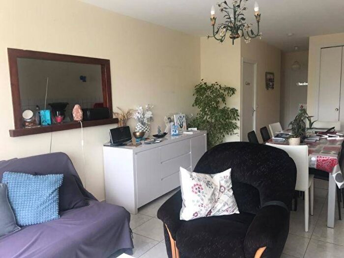 Appartement à louer - Centre Ville, Reims - 3 pièces - 2 chambres