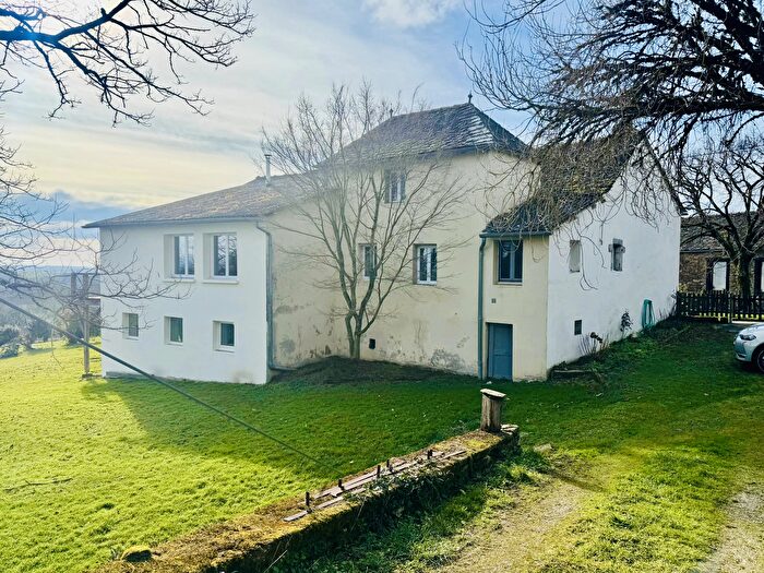 Maison à vendre - La Salvetat-Peyralès - 7 pièces - 4 chambres