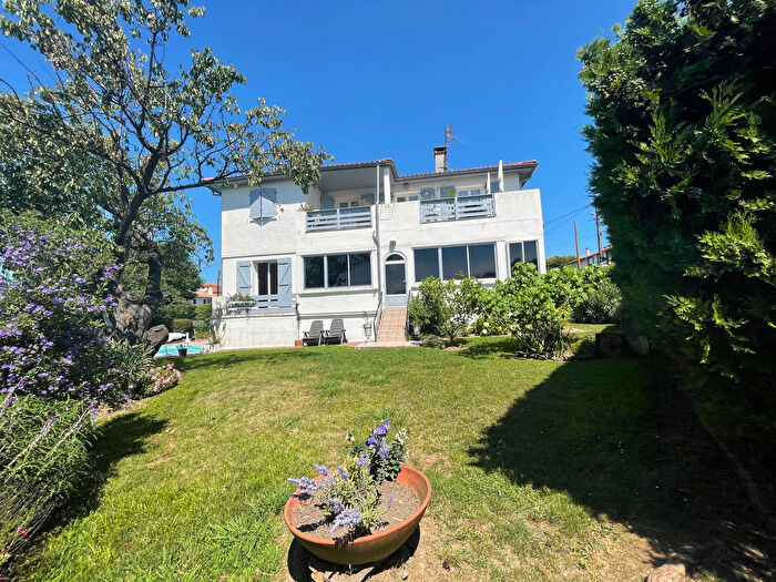 Maison à vendre - Hendaye, Ville - 6 pièces - 5 chambres