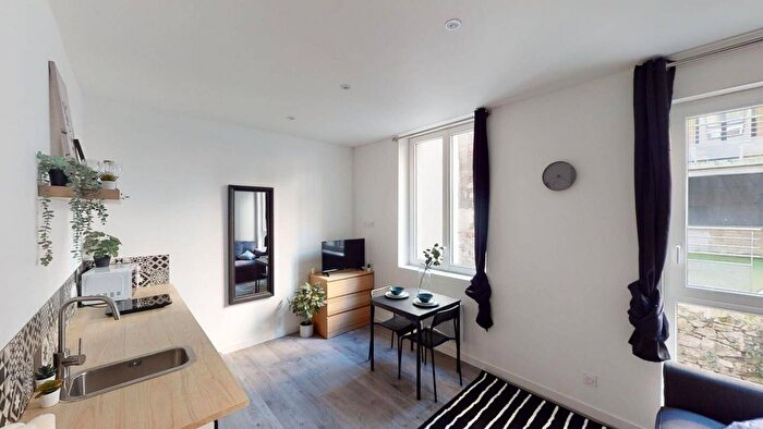 Appartement à louer - Colline des Pères-Tardy, Saint-Étienne - 2 pièces