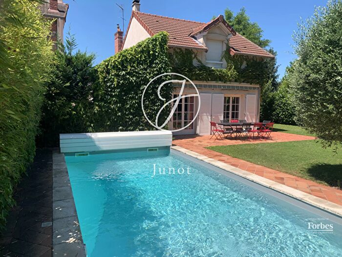 Le Vésinet : Maison 6 pièces à vendre