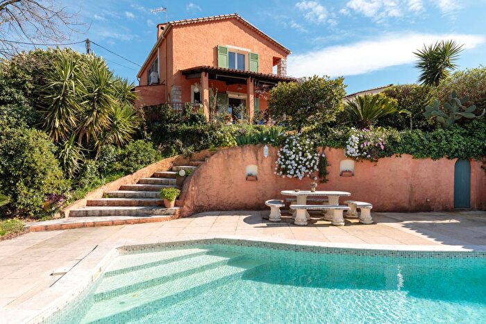 Maison à vendre - Pégomas - 6 pièces - 4 chambres