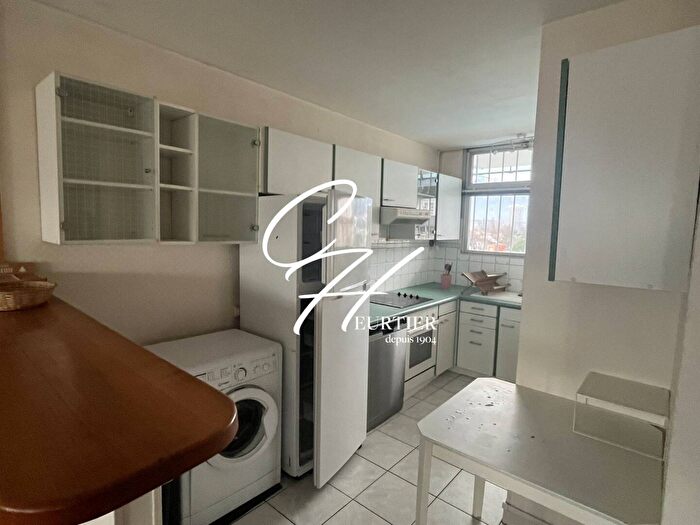 Appartement à louer - Maquis du Gresivaudan Sud, La Tronche - 3 pièces - 2 chambres