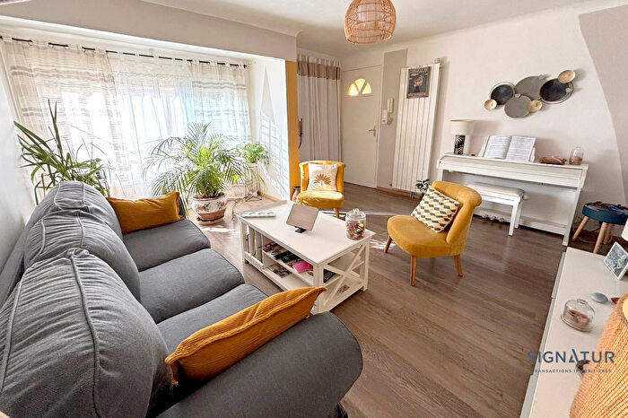 Appartement à vendre - Rodilhan - 3 pièces - 2 chambres