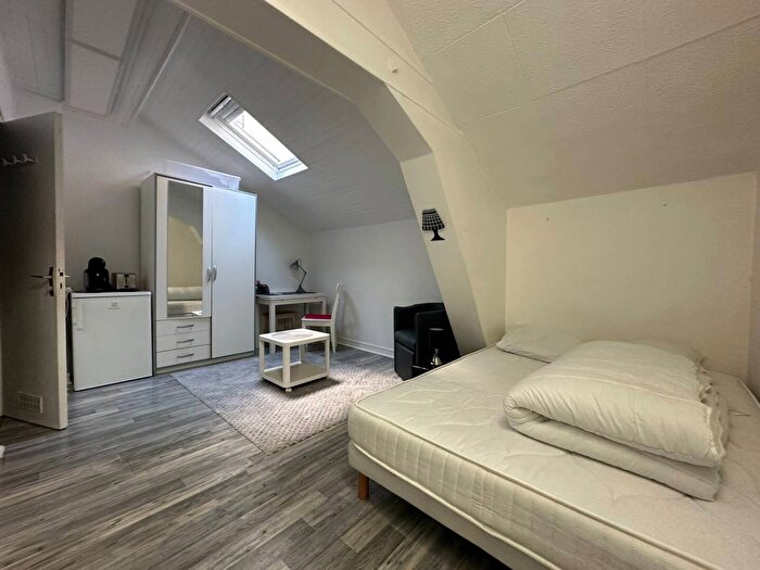 Appartement à louer - Centre Ville Centre, Fontainebleau - 1 pièce