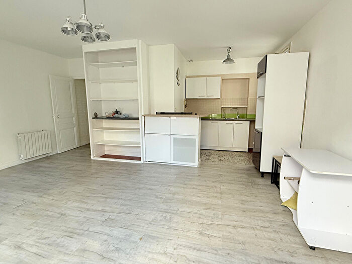 Appartement à vendre - Cachan, Centre-ville - 3 pièces - 2 chambres