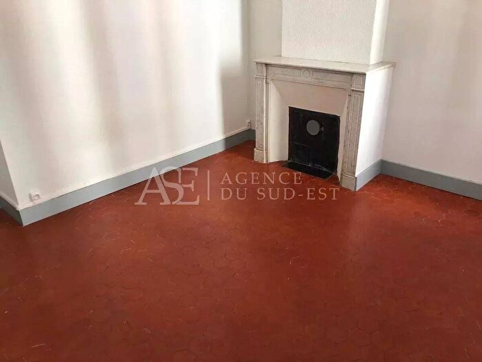 Appartement à louer - Centre Ville, Aix-en-Provence - 1 pièce