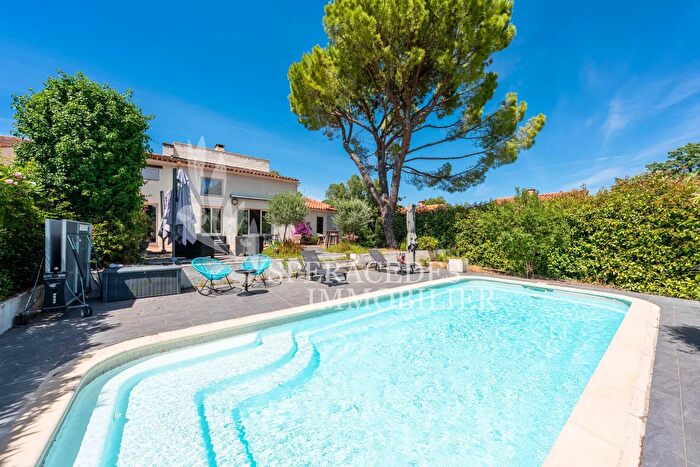 Maison 6 pièces à Grasse, Saint-Jacques, à vendre