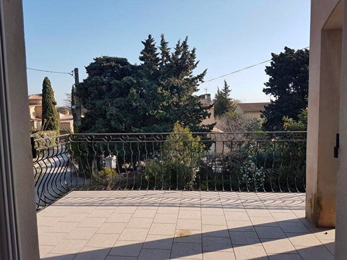 Maison à louer - Nord, Pélissanne - 4 pièces - 3 chambres