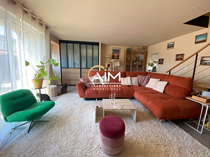 Maison 5 pièces à Truyes, à vendre