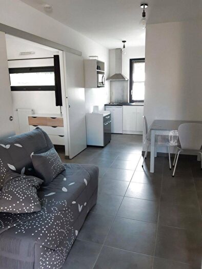 Le Bourg sous la Roche-Rivoli-Courtaisière, La Roche-sur-Yon : Appartement 1 pièce à louer