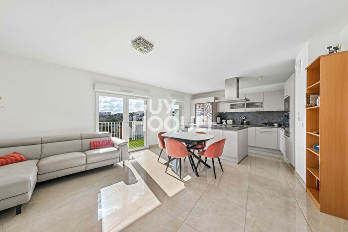 Romainville, Bas Pays : Appartement 4 pièces à vendre