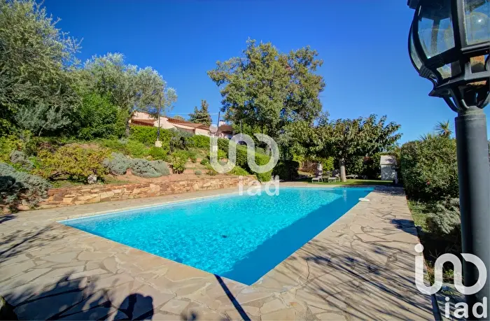 Maison à vendre - Bagnols-en-Forêt - 5 pièces - 4 chambres