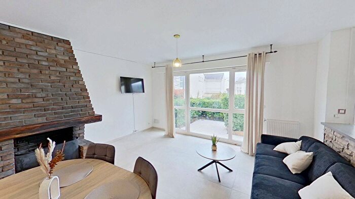 Maison à louer - La Raviniere, Osny - 4 pièces - 3 chambres