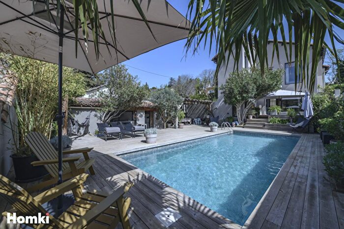 Villeneuve-lès-Avignon, Pasteur, Bellevue : Maison 6 pièces à vendre