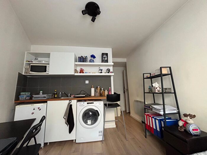Appartement à louer - Lyon e , Monchat - 1 pièce - 1 chambre