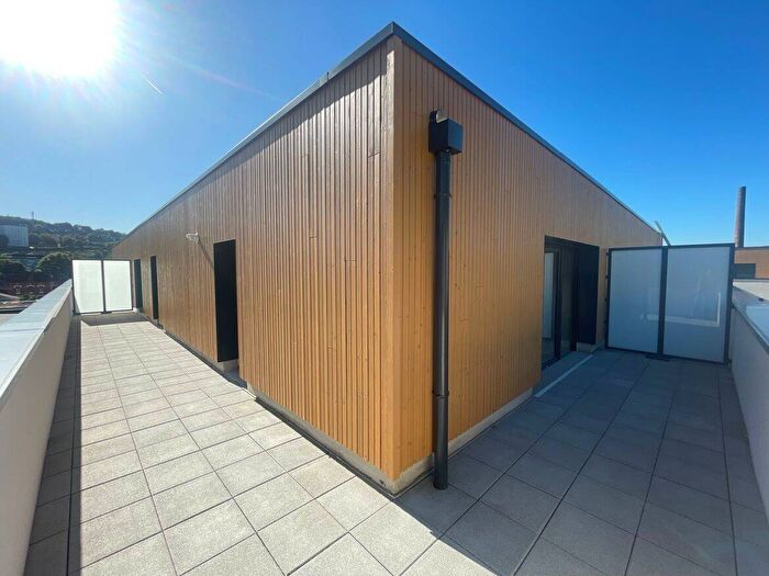 Valle du Cailly-Centre Ville Ouest, Notre-Dame-de-Bondeville : Appartement 3 pièces à louer
