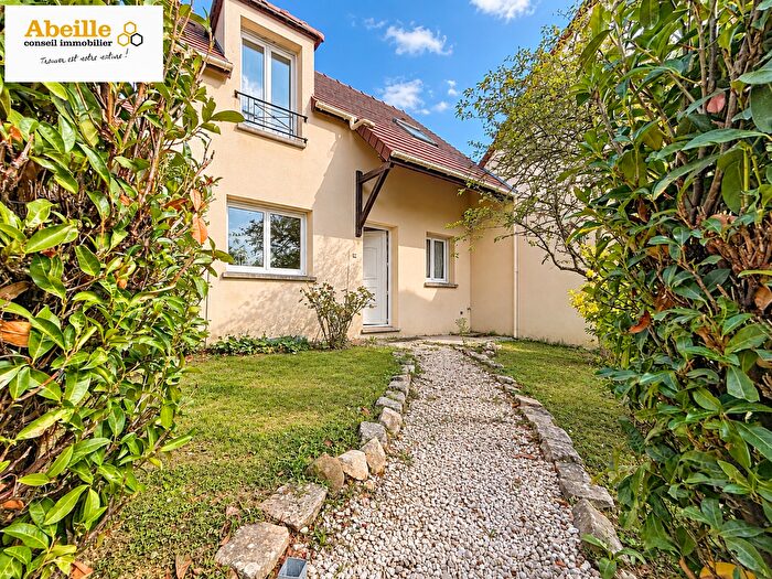 Maison 4 pièces à Saint-Chéron, à vendre