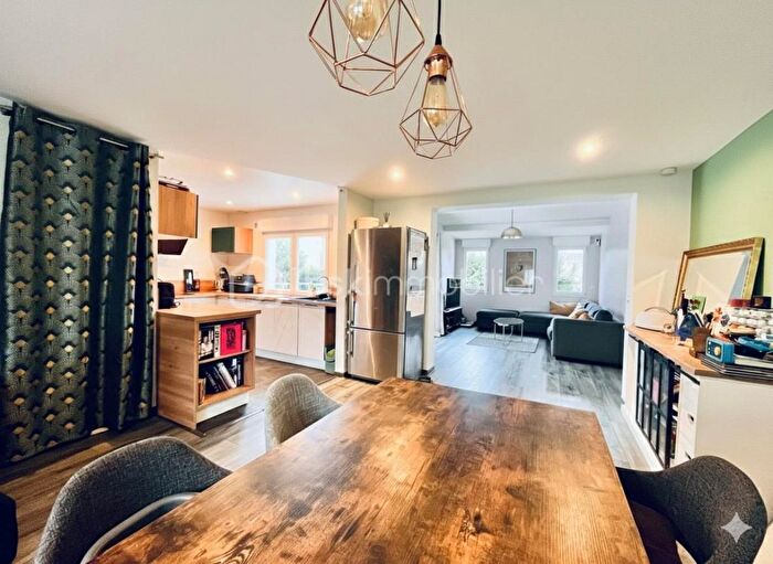 Maison à vendre - Chennevières-sur-Marne, Paris Chennevières - 4 pièces - 3 chambres