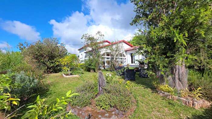 Saint-Denis, Bois de Nèfles, Sainte-Clotilde : Maison 6 pièces à vendre