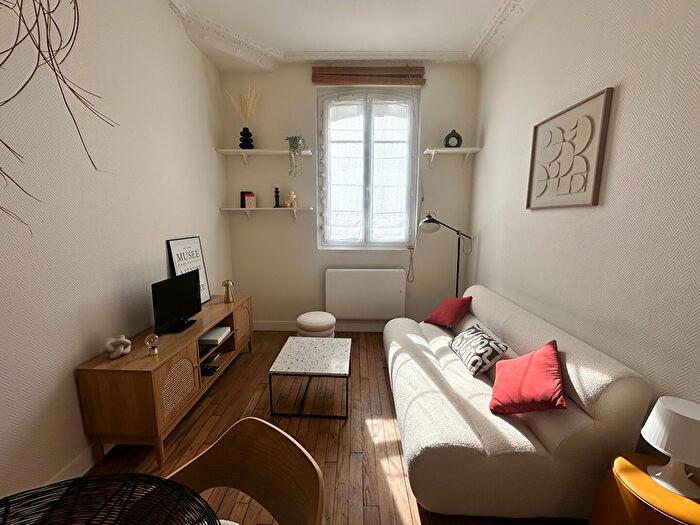 Colombes, Agent Sarre : Appartement 2 pièces à louer