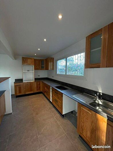 Appartement à louer - Fort-de-France - 4 pièces - 3 chambres