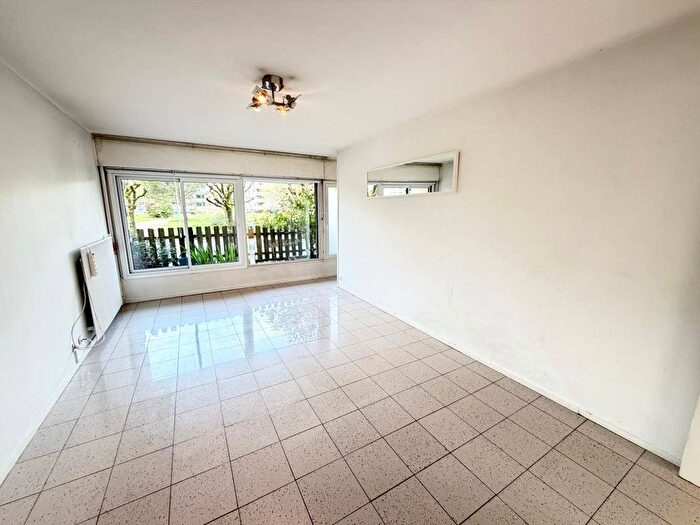 Appartement à louer - Château de Thouars, Talence - 3 pièces - 2 chambres