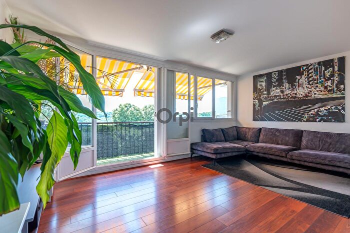 Le Plessis-Robinson, Coteau : Appartement 5 pièces à vendre