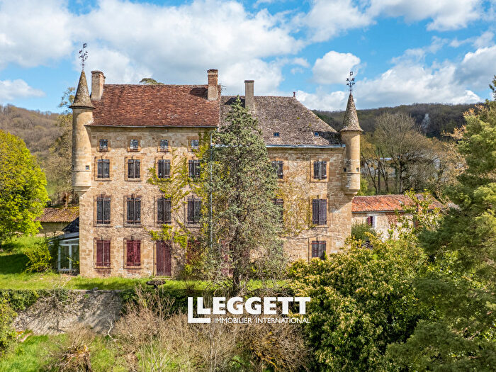 Maison à vendre - Saint-Céré - 20 pièces - 15 chambres
