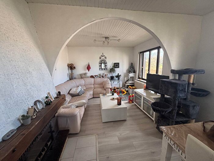 Maison à louer - Saint-Nicolas-de-Port - 5 pièces - 3 chambres