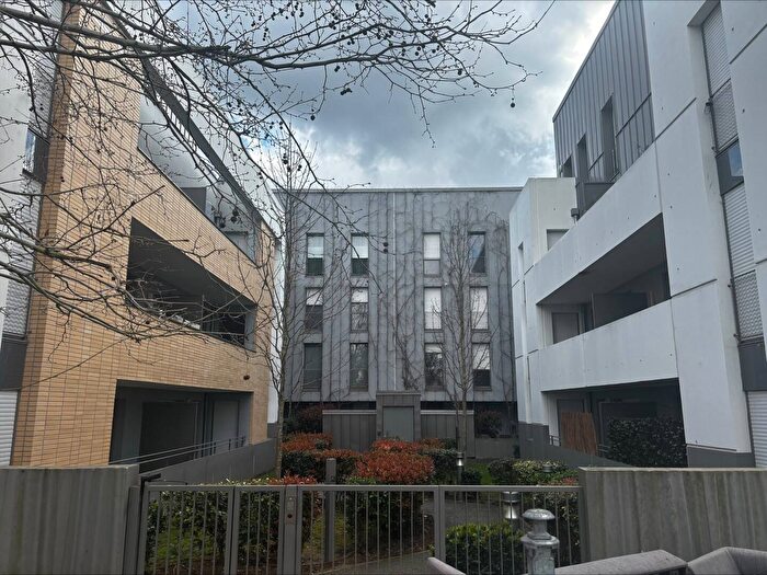 Appartement à louer - Croissy-sur-Seine - 3 pièces - 2 chambres